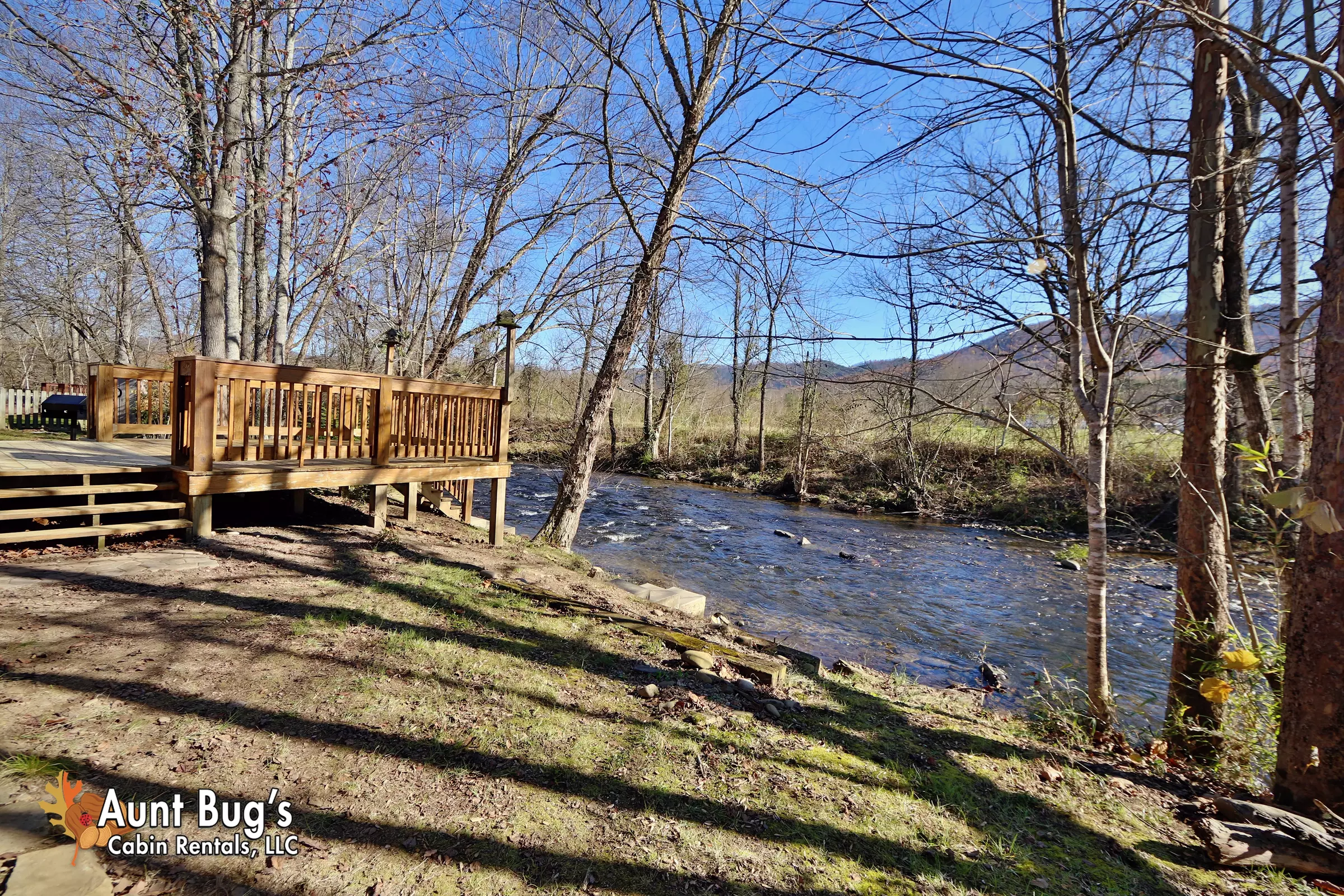 Cosby Cabin Rental - Heavenly Creekside #276 - 3 bedroom