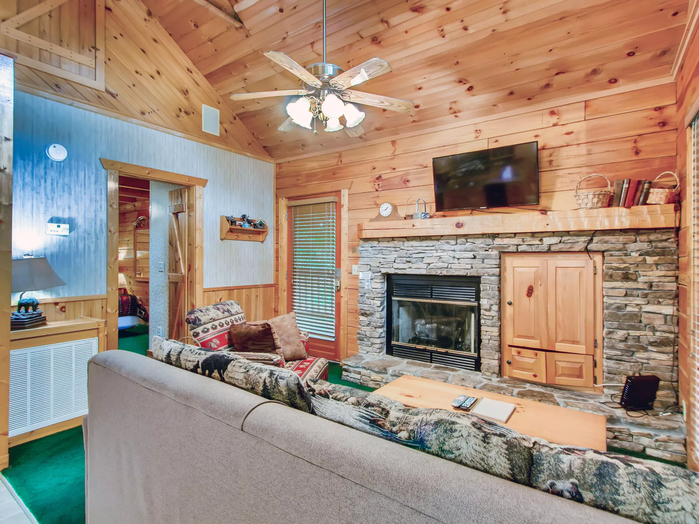 Sevierville Cabin Rental - Cabin Fever #117 - 1 bedroom