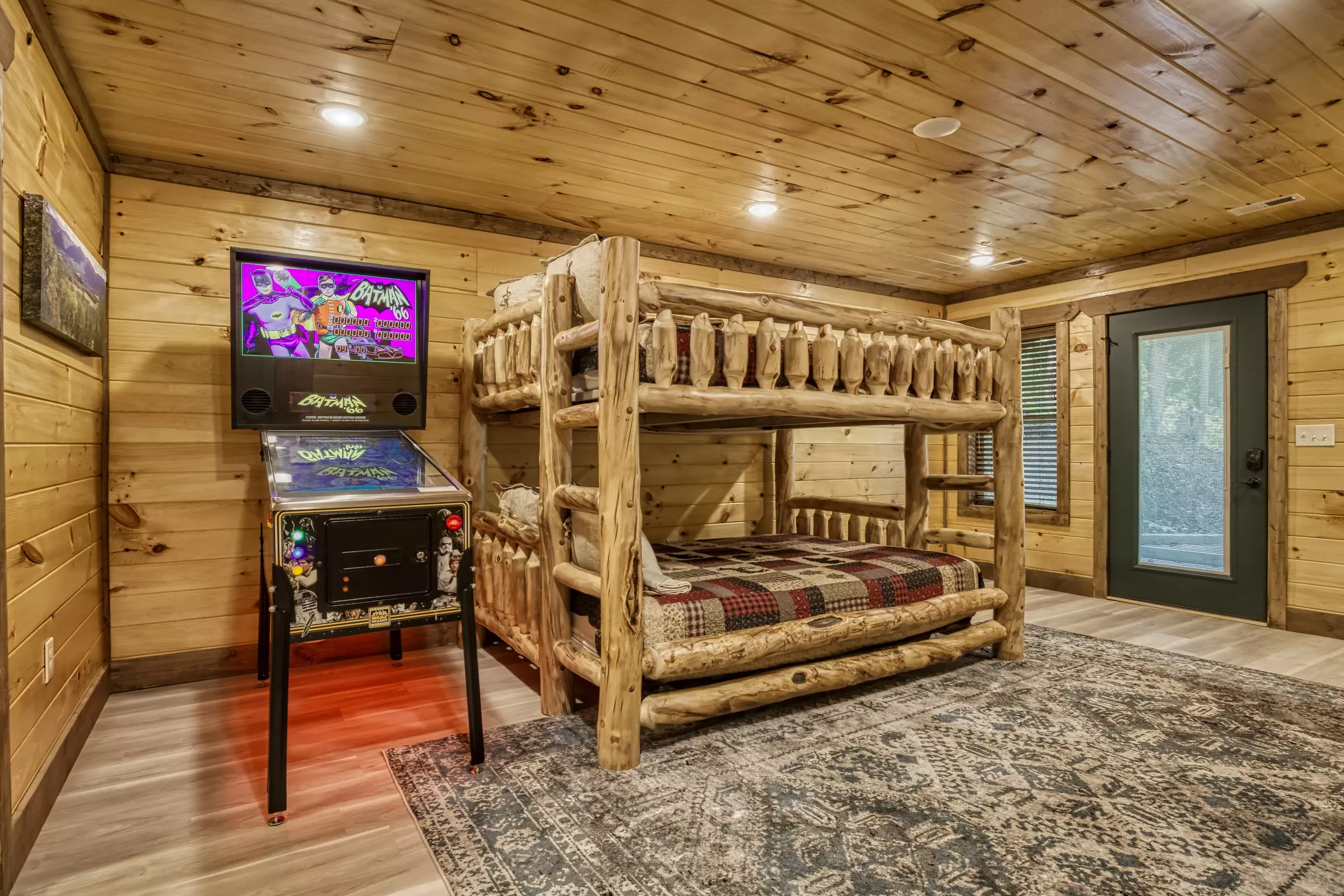 Gatlinburg Cabin Rental - Gatlinburg Pool Lodge #400 - 4 bedroom