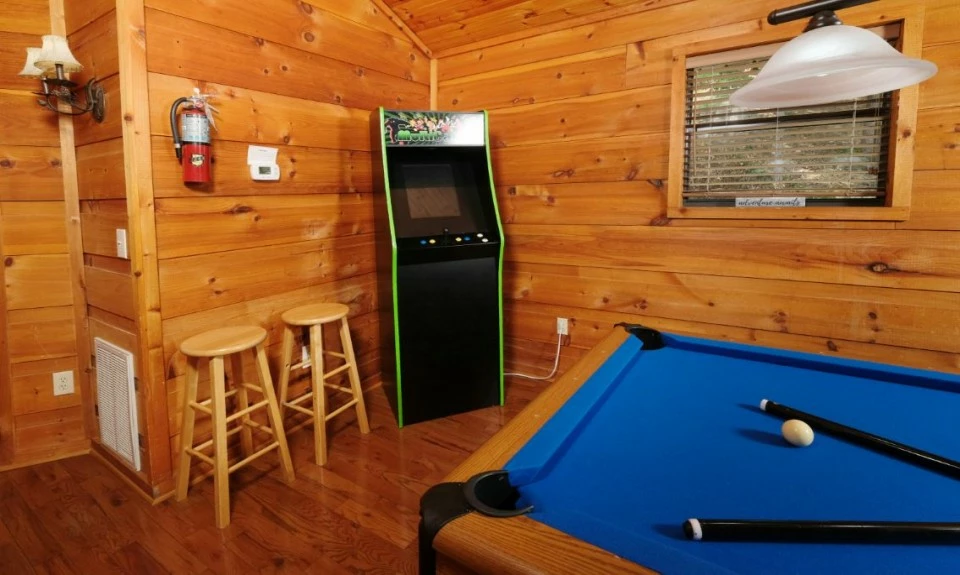 Sevierville Cabin Rental - Smoky View Straight Up #2036 - 3 bedroom